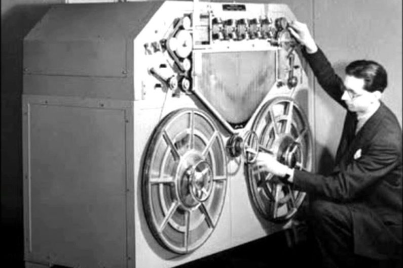 Excellent Pictures That Illustrate The 4 Eras Of Audio Recording ...