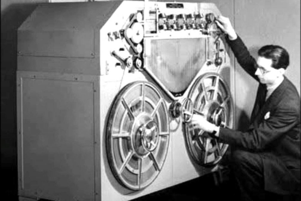 Excellent Pictures That Illustrate The 4 Eras Of Audio Recording ...