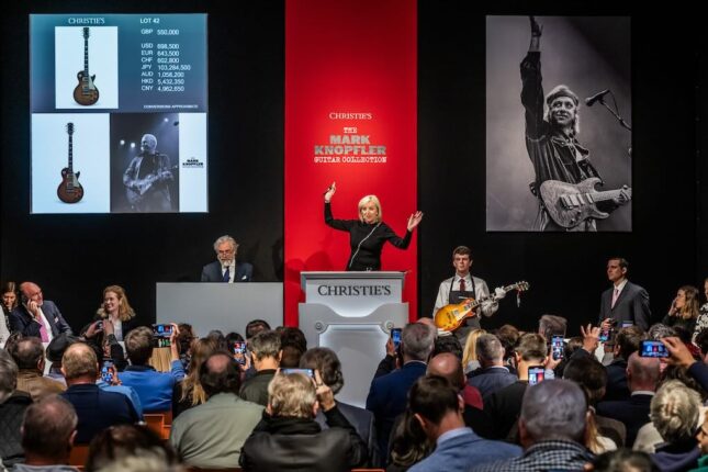 Mark Knopfler's Guitar Collection Auction Makes A Fortune - Bobby ...